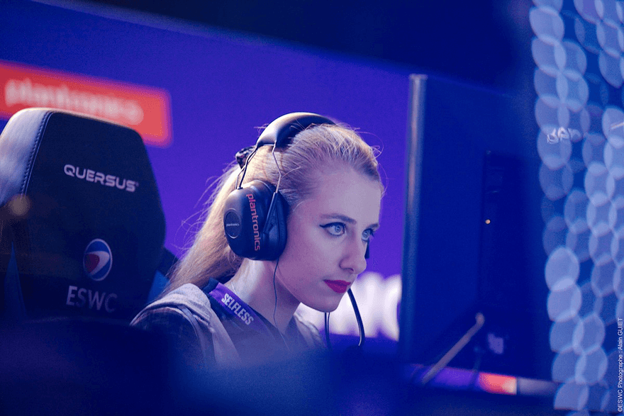 Best CS2 Female Players | Profilerr